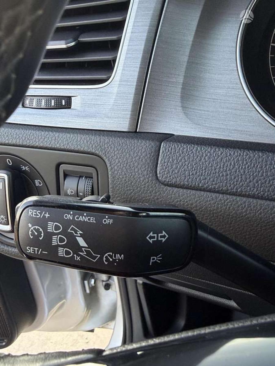Grey Volkswagen Golf 2014 in Raseiniai, with an engine capacity of 1.60 L and mileage of 285 thousand km for 4999 €, photo 25 on AUTOMOTO.COM.LV