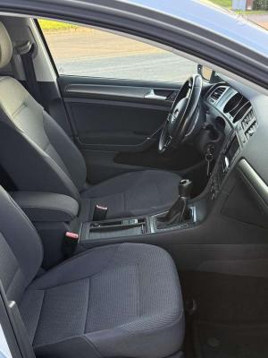 Grey Volkswagen Golf 2014 in Raseiniai, with an engine capacity of 1.60 L and mileage of 285 thousand km for 4999 €, photo 36 on AUTOMOTO.COM.LV