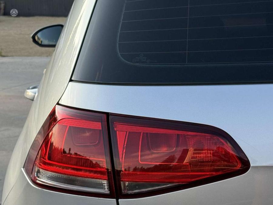 Grey Volkswagen Golf 2014 in Raseiniai, with an engine capacity of 1.60 L and mileage of 285 thousand km for 4999 €, photo 46 on AUTOMOTO.COM.LV