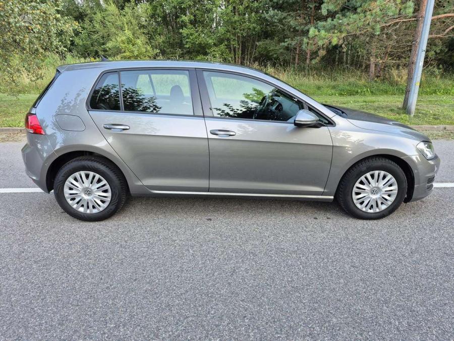 Pelēks Volkswagen Golf 2014 Viļņa, ar dzinēja tilpumu 1.60 L un nobraukumu 274 tūkst. km par 5900 €, foto 4 vietnē AUTOMOTO.COM.LV