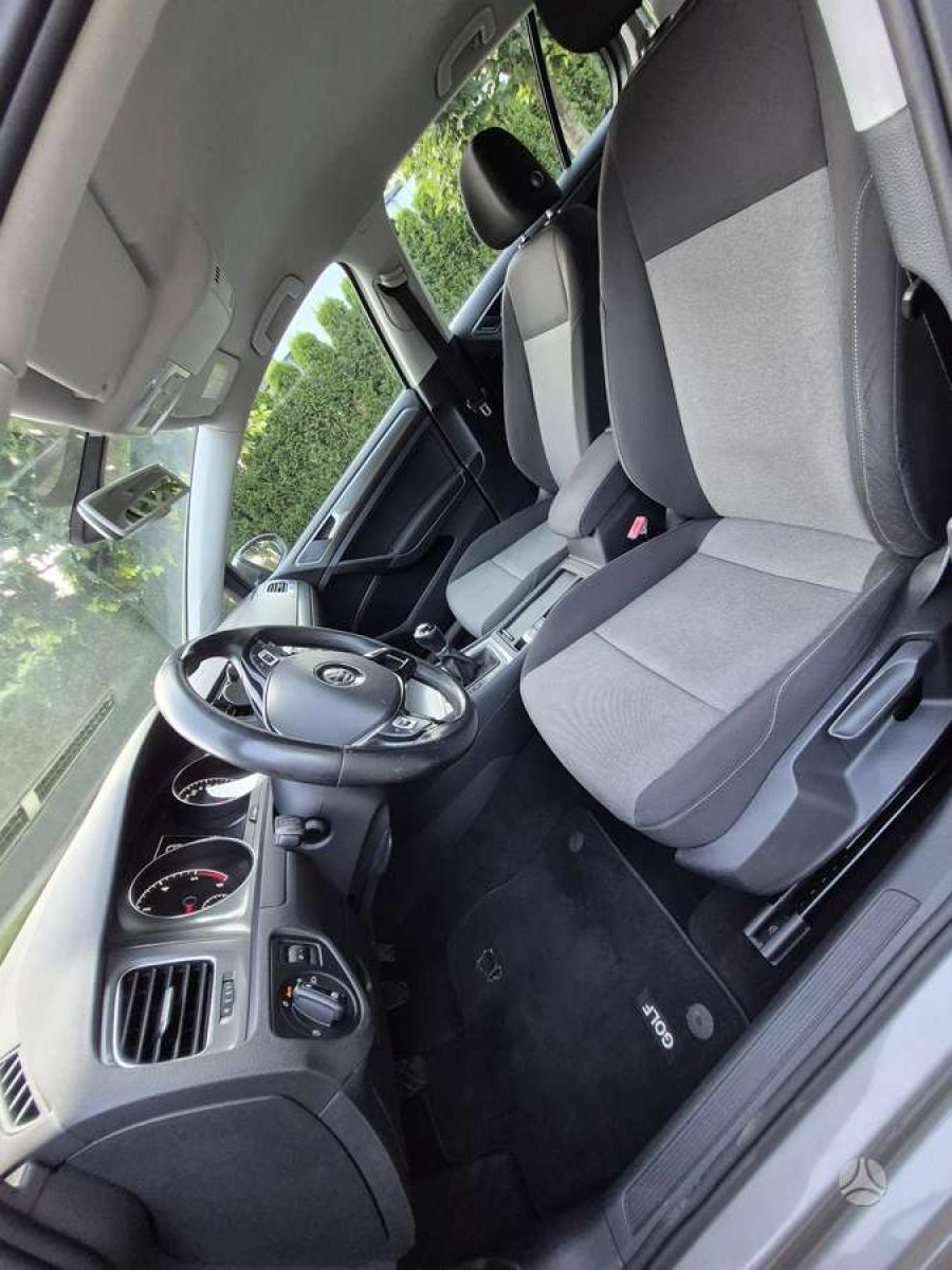 Pelēks Volkswagen Golf 2014 Viļņa, ar dzinēja tilpumu 1.60 L un nobraukumu 274 tūkst. km par 5900 €, foto 11 vietnē AUTOMOTO.COM.LV