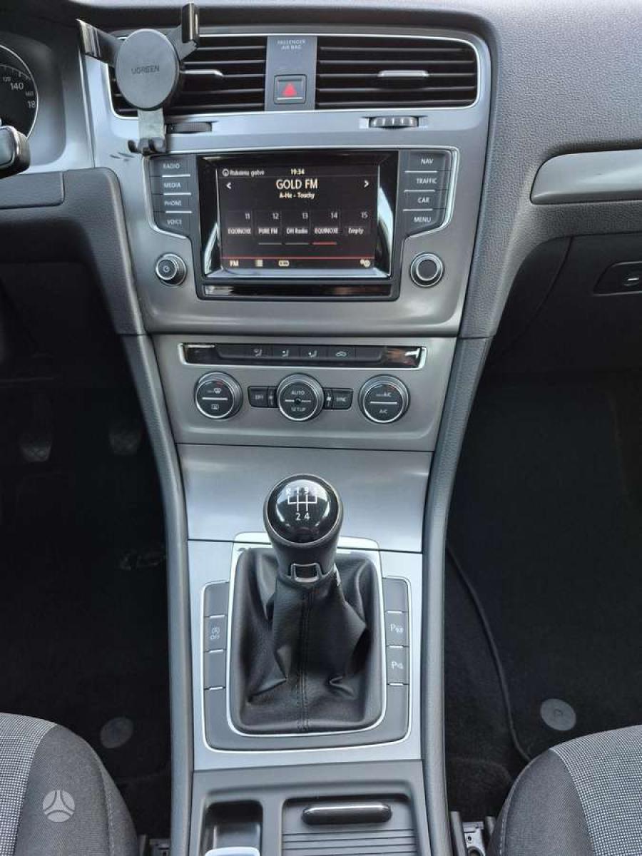 Pelēks Volkswagen Golf 2014 Viļņa, ar dzinēja tilpumu 1.60 L un nobraukumu 274 tūkst. km par 5900 €, foto 16 vietnē AUTOMOTO.COM.LV