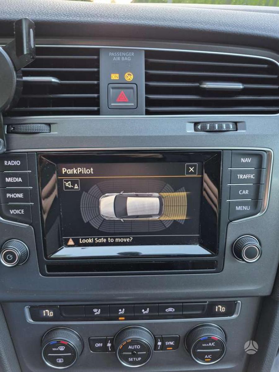Pelēks Volkswagen Golf 2014 Viļņa, ar dzinēja tilpumu 1.60 L un nobraukumu 274 tūkst. km par 5900 €, foto 17 vietnē AUTOMOTO.COM.LV