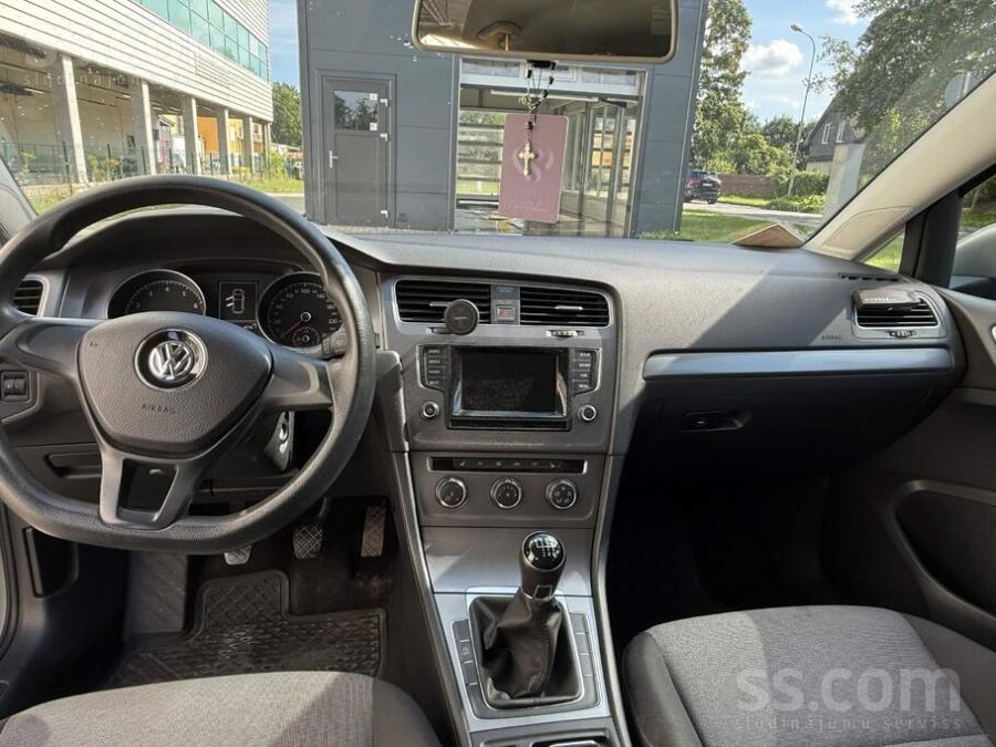 Grey Volkswagen Golf 2014 in Riga, with an engine capacity of 1.40 L and mileage of 242 thousand km for 4899 €, photo 7 on AUTOMOTO.COM.LV