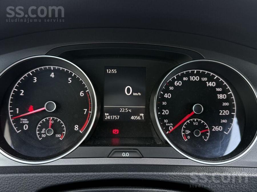 Grey Volkswagen Golf 2014 in Riga, with an engine capacity of 1.40 L and mileage of 242 thousand km for 4899 €, photo 8 on AUTOMOTO.COM.LV