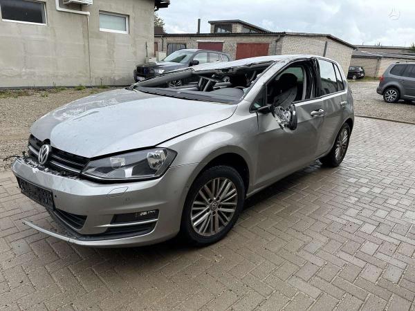 Pelēks Volkswagen Golf 2014 Telšiai, ar dzinēja tilpumu 1.20 L un nobraukumu 145 tūkst. km par 1550 €, foto 1 vietnē AUTOMOTO.COM.LV