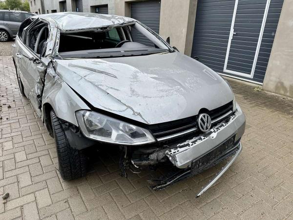 Pelēks Volkswagen Golf 2014 Telšiai, ar dzinēja tilpumu 1.20 L un nobraukumu 145 tūkst. km par 1550 €, foto 4 vietnē AUTOMOTO.COM.LV