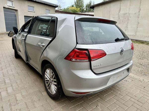 Pelēks Volkswagen Golf 2014 Telšiai, ar dzinēja tilpumu 1.20 L un nobraukumu 145 tūkst. km par 1550 €, foto 9 vietnē AUTOMOTO.COM.LV