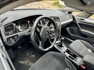 Pelēks Volkswagen Golf 2014 Telšiai, ar dzinēja tilpumu 1.20 L un nobraukumu 145 tūkst. km par 1550 €, foto 10 vietnē AUTOMOTO.COM.LV