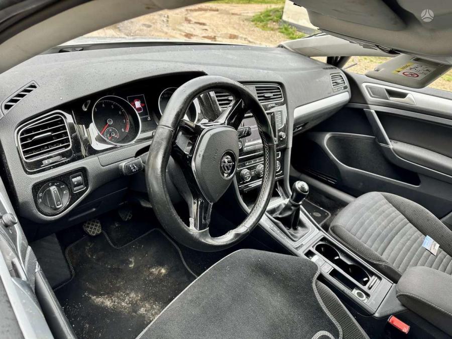 Pelēks Volkswagen Golf 2014 Telšiai, ar dzinēja tilpumu 1.20 L un nobraukumu 145 tūkst. km par 1550 €, foto 10 vietnē AUTOMOTO.COM.LV