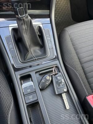 Grey Volkswagen Golf 2014 in Riga, with an engine capacity of 1.60 L and mileage of 255 thousand km for 6490 €, photo 9 on AUTOMOTO.COM.LV