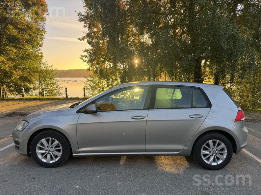 Grey Volkswagen Golf 2014 in Riga, with an engine capacity of 1.40 L and mileage of 65 thousand km for 8200 €, photo 1 on AUTOMOTO.COM.LV