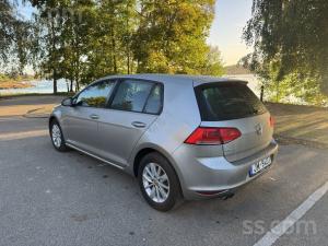 Grey Volkswagen Golf 2014 in Riga, with an engine capacity of 1.40 L and mileage of 65 thousand km for 8200 €, photo 4 on AUTOMOTO.COM.LV