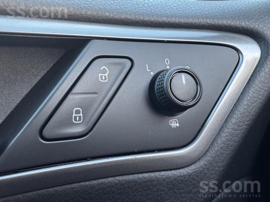 Grey Volkswagen Golf 2014 in Riga, with an engine capacity of 1.40 L and mileage of 65 thousand km for 8200 €, photo 12 on AUTOMOTO.COM.LV