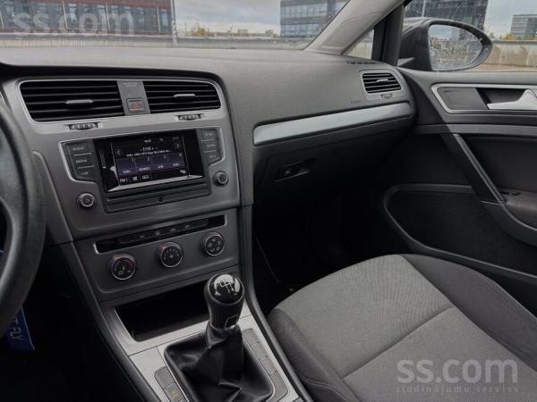 Grey Volkswagen Golf 2015 in Riga, with an engine capacity of 1.20 L and mileage of 258 thousand km for 3900 €, photo 11 on AUTOMOTO.COM.LV