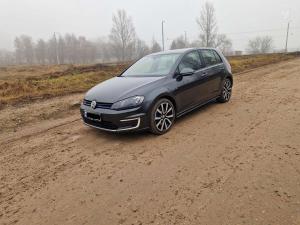 Grey Volkswagen Golf 2015 in Vilnius, with an engine capacity of 1.40 L and mileage of 266 thousand km for 9500 €, photo  on AUTOMOTO.COM.LV