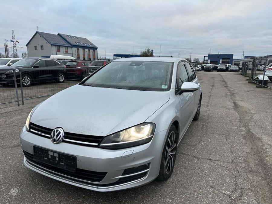 Grey Volkswagen Golf 2015 in Marijampole, with an engine capacity of 1.20 L and mileage of 260 thousand km for 3250 €, photo 7 on AUTOMOTO.COM.LV