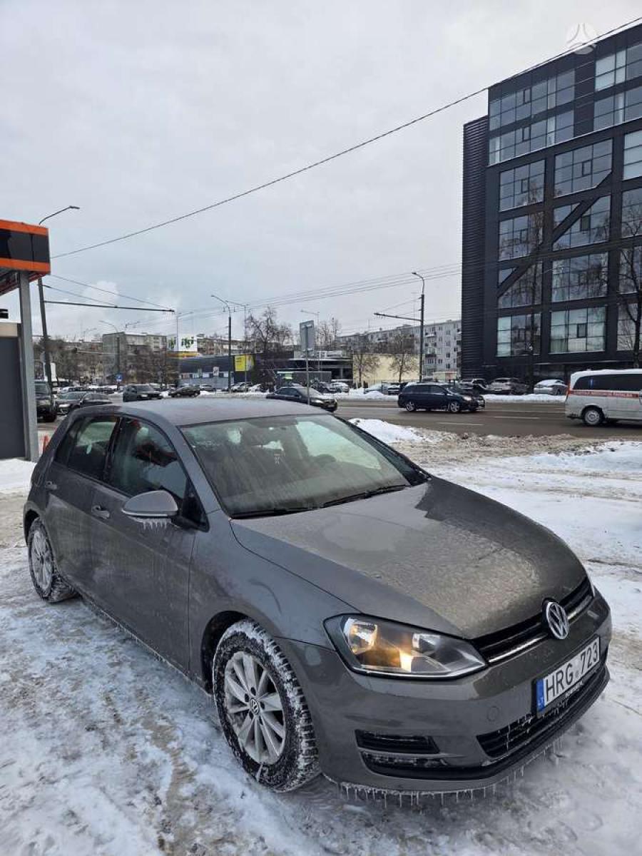 Pelēks Volkswagen Golf 2015 Kauņa, ar dzinēja tilpumu 1.20 L un nobraukumu 159 tūkst. km par 7000 €, foto 1 vietnē AUTOMOTO.COM.LV
