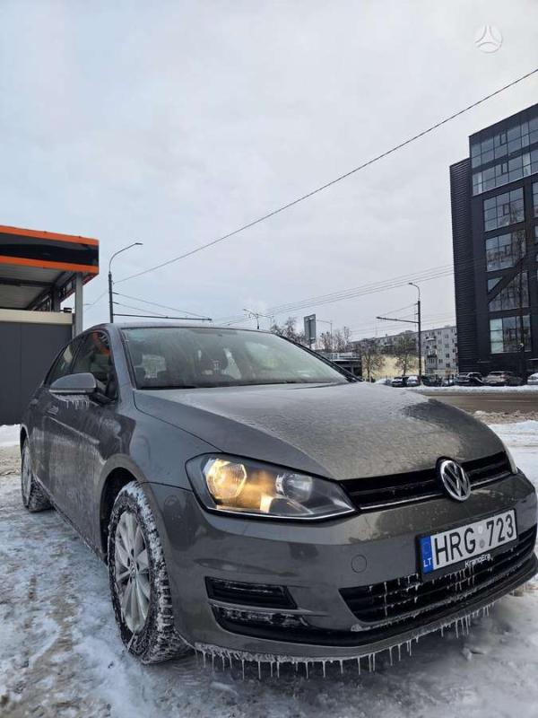 Grey Volkswagen Golf 2015 in Kaunas, with an engine capacity of 1.20 L and mileage of 159 thousand km for 7000 €, photo 8 on AUTOMOTO.COM.LV