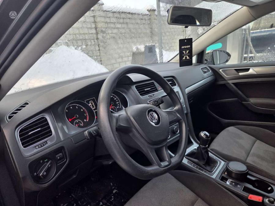 Pelēks Volkswagen Golf 2015 Kauņa, ar dzinēja tilpumu 1.20 L un nobraukumu 159 tūkst. km par 7000 €, foto 9 vietnē AUTOMOTO.COM.LV