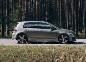 Pelēks Volkswagen Golf 2015 Kazlų Rūda, ar dzinēja tilpumu 1.98 L un nobraukumu 216 tūkst. km par 14500 €, foto 3 vietnē AUTOMOTO.COM.LV
