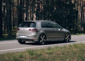 Pelēks Volkswagen Golf 2015 Kazlų Rūda, ar dzinēja tilpumu 1.98 L un nobraukumu 216 tūkst. km par 14500 €, foto 4 vietnē AUTOMOTO.COM.LV