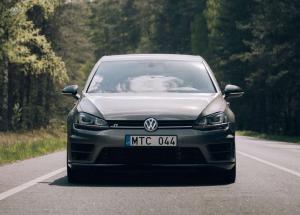 Pelēks Volkswagen Golf 2015 Kazlų Rūda, ar dzinēja tilpumu 1.98 L un nobraukumu 216 tūkst. km par 14500 €, foto 9 vietnē AUTOMOTO.COM.LV