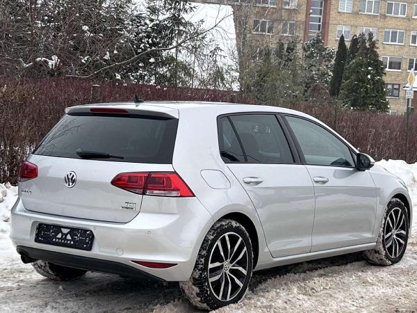 Grey Volkswagen Golf 2015 in Kedainiai, with an engine capacity of 1.20 L and mileage of 251 thousand km for 6499 €, photo 1 on AUTOMOTO.COM.LV
