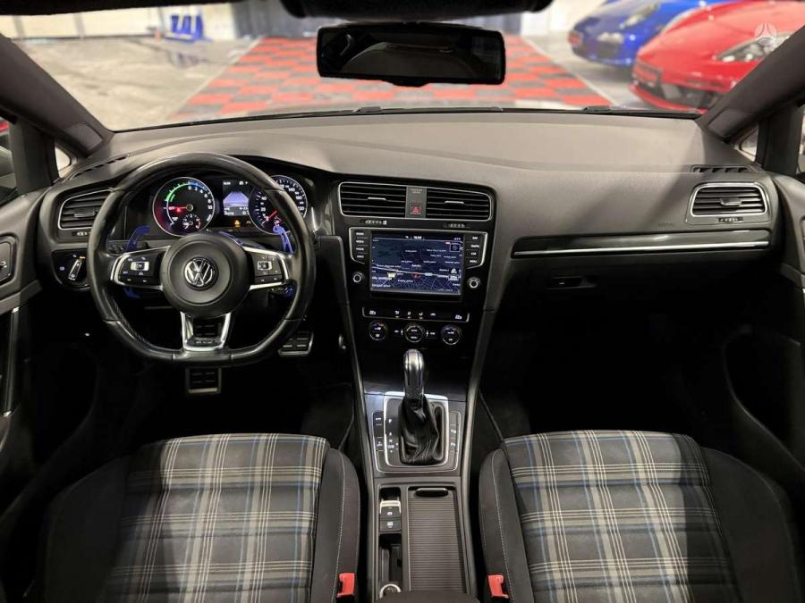 Pelēks Volkswagen Golf 2015 Viļņa, ar dzinēja tilpumu 1.40 L un nobraukumu 283 tūkst. km par 8500 €, foto 14 vietnē AUTOMOTO.COM.LV