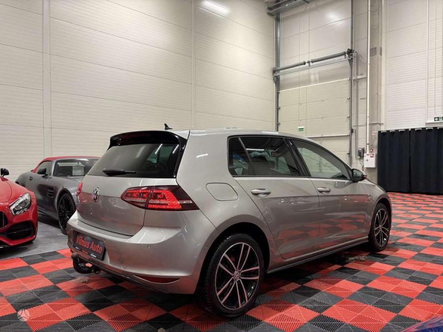 Grey Volkswagen Golf 2015 in Vilnius, with an engine capacity of 1.40 L and mileage of 283 thousand km for 8500 €, photo 4 on AUTOMOTO.COM.LV