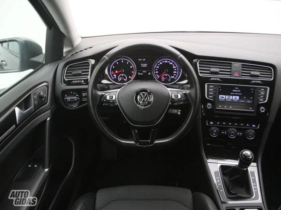 Pelēks Volkswagen Golf 2015 Viļņa, ar dzinēja tilpumu 1.40 L un nobraukumu 215 tūkst. km par 8099 €, foto 17 vietnē AUTOMOTO.COM.LV