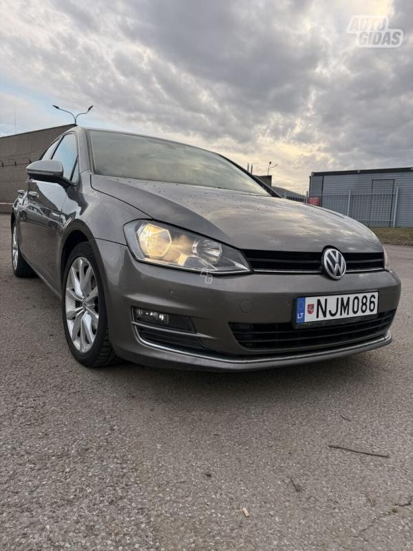 Grey Volkswagen Golf 2015 in Panevezys, with an engine capacity of 1.60 L and mileage of 241 thousand km for 7800 €, photo 2 on AUTOMOTO.COM.LV