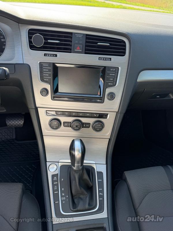 Grey Volkswagen Golf 2015 in Tallinn, with an engine capacity of 1.40 L and mileage of 209 thousand km for 8800 €, photo 8 on AUTOMOTO.COM.LV