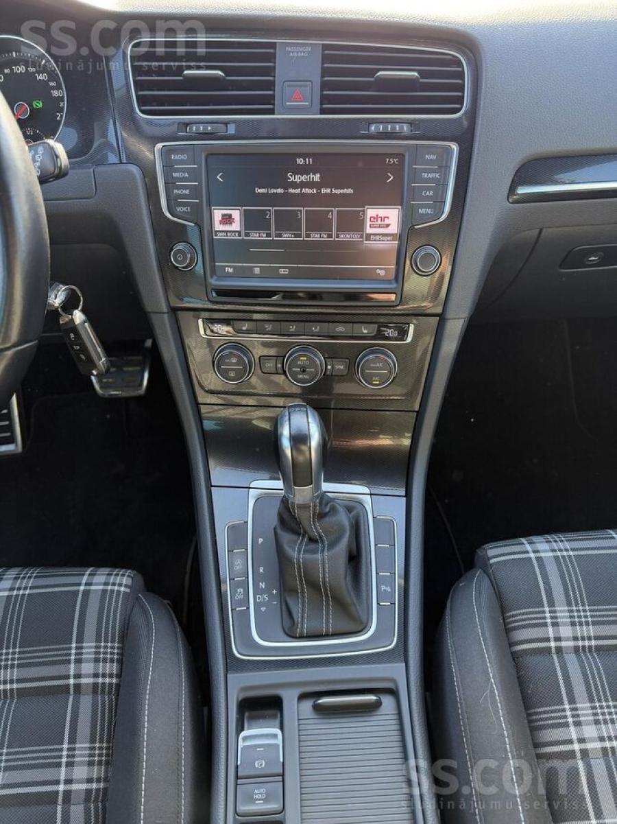 Pelēks Volkswagen Golf 2015 Ventspils, ar dzinēja tilpumu 2.00 L un nobraukumu 165 tūkst. km par 10900 €, foto 20 vietnē AUTOMOTO.COM.LV