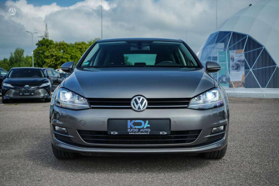 Grey Volkswagen Golf 2015 in Marijampole, with an engine capacity of 1.40 L and mileage of 208 thousand km for 7950 €, photo 4 on AUTOMOTO.COM.LV