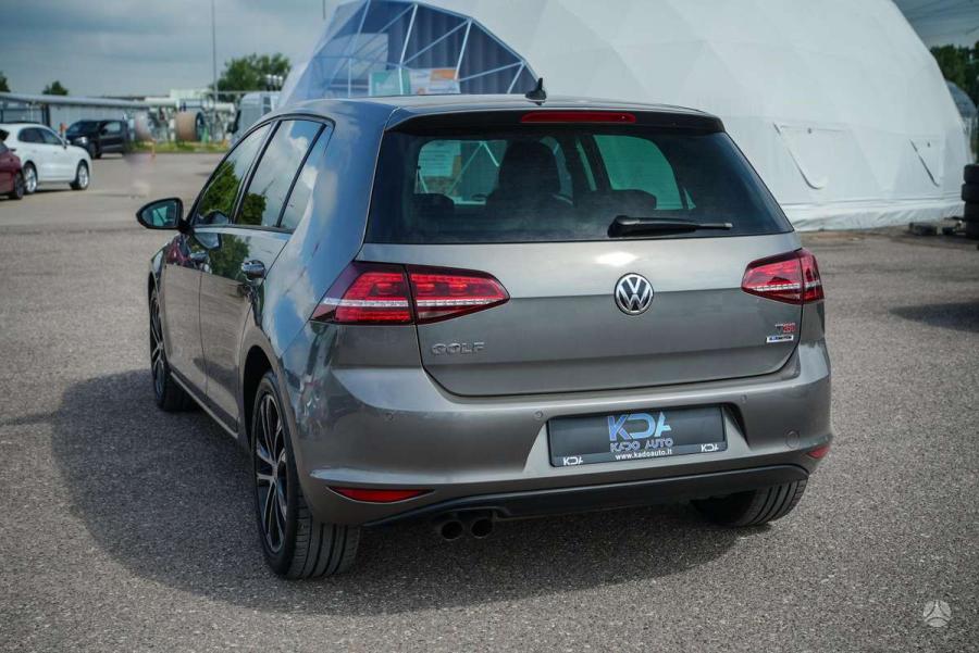 Grey Volkswagen Golf 2015 in Marijampole, with an engine capacity of 1.40 L and mileage of 208 thousand km for 7950 €, photo 9 on AUTOMOTO.COM.LV