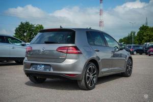 Grey Volkswagen Golf 2015 in Marijampole, with an engine capacity of 1.40 L and mileage of 208 thousand km for 7950 €, photo 12 on AUTOMOTO.COM.LV