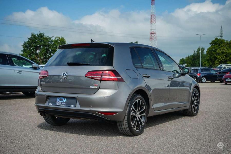 Grey Volkswagen Golf 2015 in Marijampole, with an engine capacity of 1.40 L and mileage of 208 thousand km for 7950 €, photo 12 on AUTOMOTO.COM.LV