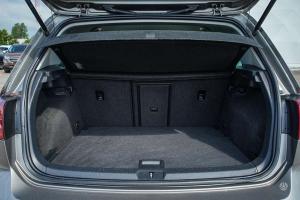 Grey Volkswagen Golf 2015 in Marijampole, with an engine capacity of 1.40 L and mileage of 208 thousand km for 7950 €, photo 14 on AUTOMOTO.COM.LV