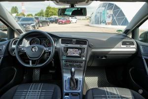 Grey Volkswagen Golf 2015 in Marijampole, with an engine capacity of 1.40 L and mileage of 208 thousand km for 7950 €, photo 15 on AUTOMOTO.COM.LV