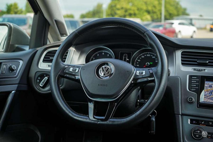 Grey Volkswagen Golf 2015 in Marijampole, with an engine capacity of 1.40 L and mileage of 208 thousand km for 7950 €, photo 17 on AUTOMOTO.COM.LV