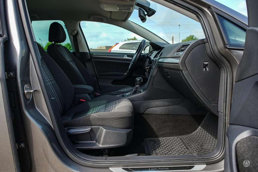 Grey Volkswagen Golf 2015 in Marijampole, with an engine capacity of 1.40 L and mileage of 208 thousand km for 7950 €, photo 35 on AUTOMOTO.COM.LV