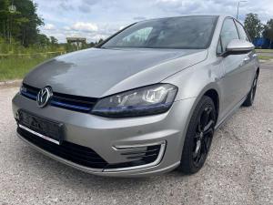 Grey Volkswagen Golf 2015 in Kaunas, with an engine capacity of 1.40 L and mileage of 279 thousand km for 7750 €, photo  on AUTOMOTO.COM.LV