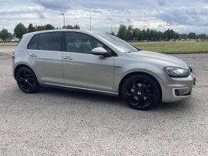 Grey Volkswagen Golf 2015 in Kaunas, with an engine capacity of 1.40 L and mileage of 279 thousand km for 7750 €, photo 8 on AUTOMOTO.COM.LV