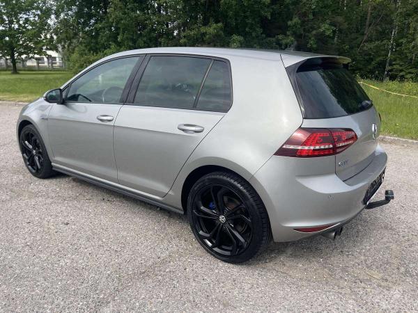 Pelēks Volkswagen Golf 2015 Kauņa, ar dzinēja tilpumu 1.40 L un nobraukumu 279 tūkst. km par 7750 €, foto 10 vietnē AUTOMOTO.COM.LV