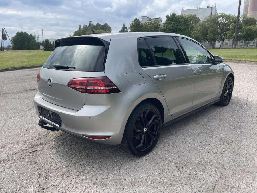 Grey Volkswagen Golf 2015 in Kaunas, with an engine capacity of 1.40 L and mileage of 279 thousand km for 7750 €, photo 15 on AUTOMOTO.COM.LV