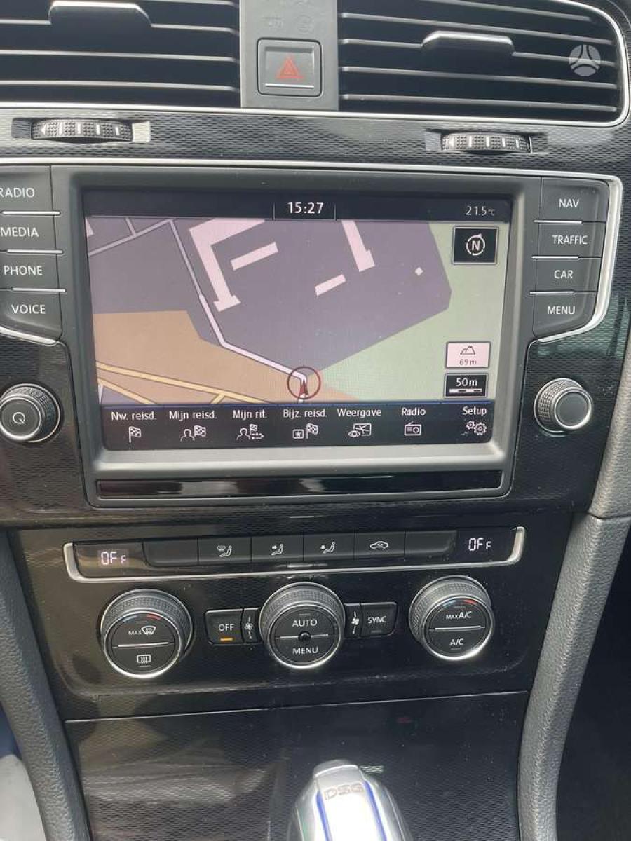 Grey Volkswagen Golf 2015 in Kaunas, with an engine capacity of 1.40 L and mileage of 279 thousand km for 7750 €, photo 22 on AUTOMOTO.COM.LV