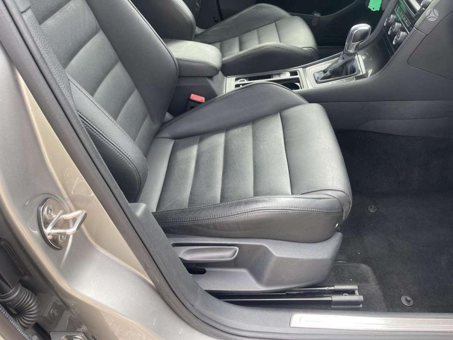 Grey Volkswagen Golf 2015 in Kaunas, with an engine capacity of 1.40 L and mileage of 279 thousand km for 7750 €, photo 29 on AUTOMOTO.COM.LV