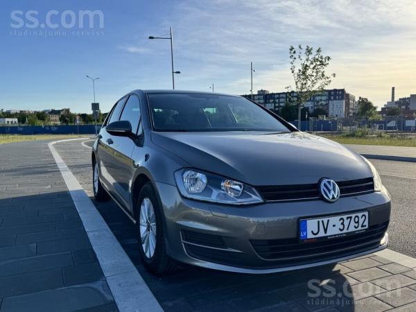 Grey Volkswagen Golf 2015 in Riga, with an engine capacity of 1.40 L and mileage of 199 thousand km for 6500 €, photo 2 on AUTOMOTO.COM.LV