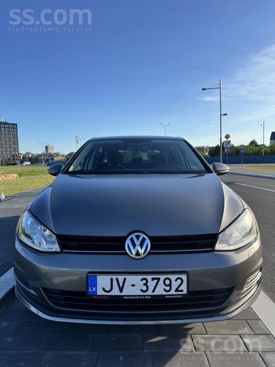 Grey Volkswagen Golf 2015 in Riga, with an engine capacity of 1.40 L and mileage of 199 thousand km for 6500 €, photo 4 on AUTOMOTO.COM.LV
